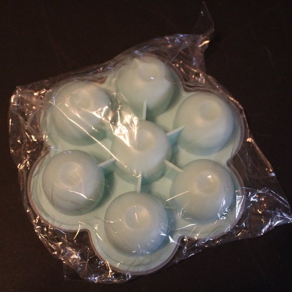 Kitchen | 52 Bundle Silicone Egg Bites Poacher Mold With Lid For ...